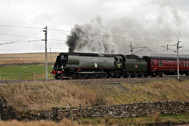 ipernity: Bulleid Battle of Britain class 34067 TANGMERE passing ...