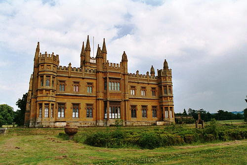 ipernity: Toddington Manor, Gloucestershire - by A Buildings Fan
