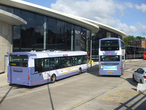 ipernity: DSCF0597 First Calderline YK05 FJJ and First Manchester MX58 DZB in Rochdale - 4 Jul ...